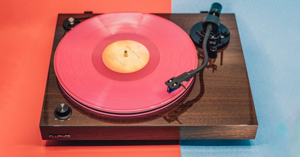 5 choses à savoir avant d'acheter un tourne-disque [GUIDE]